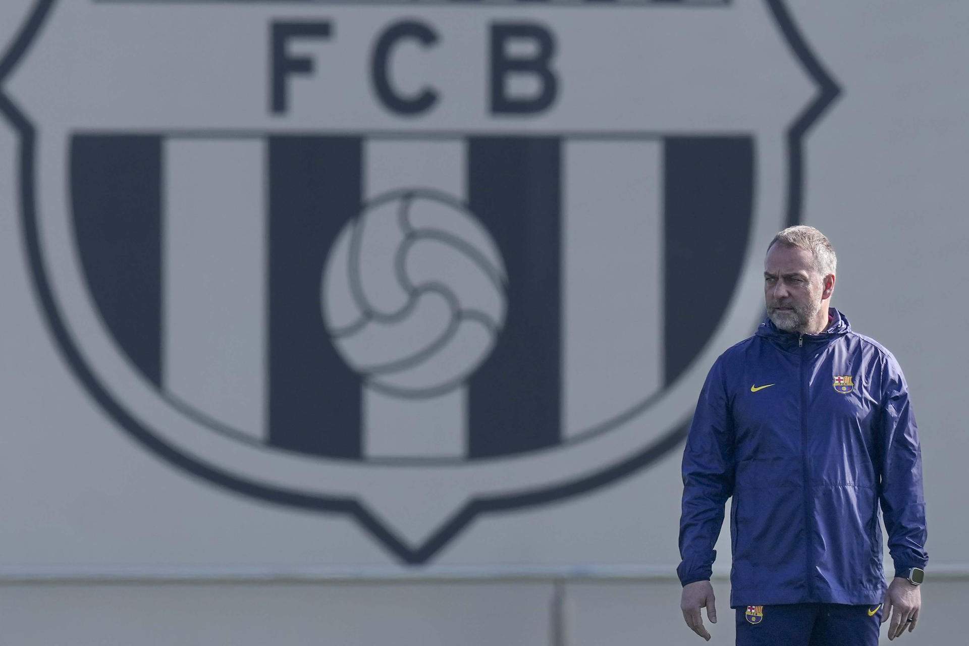 Hansi Flick, harto de Ferran y Lewandowski, pide a Deco una alternativa ...