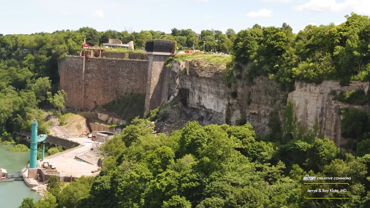 The 1,400-foot hidden tunnel beneath Niagara