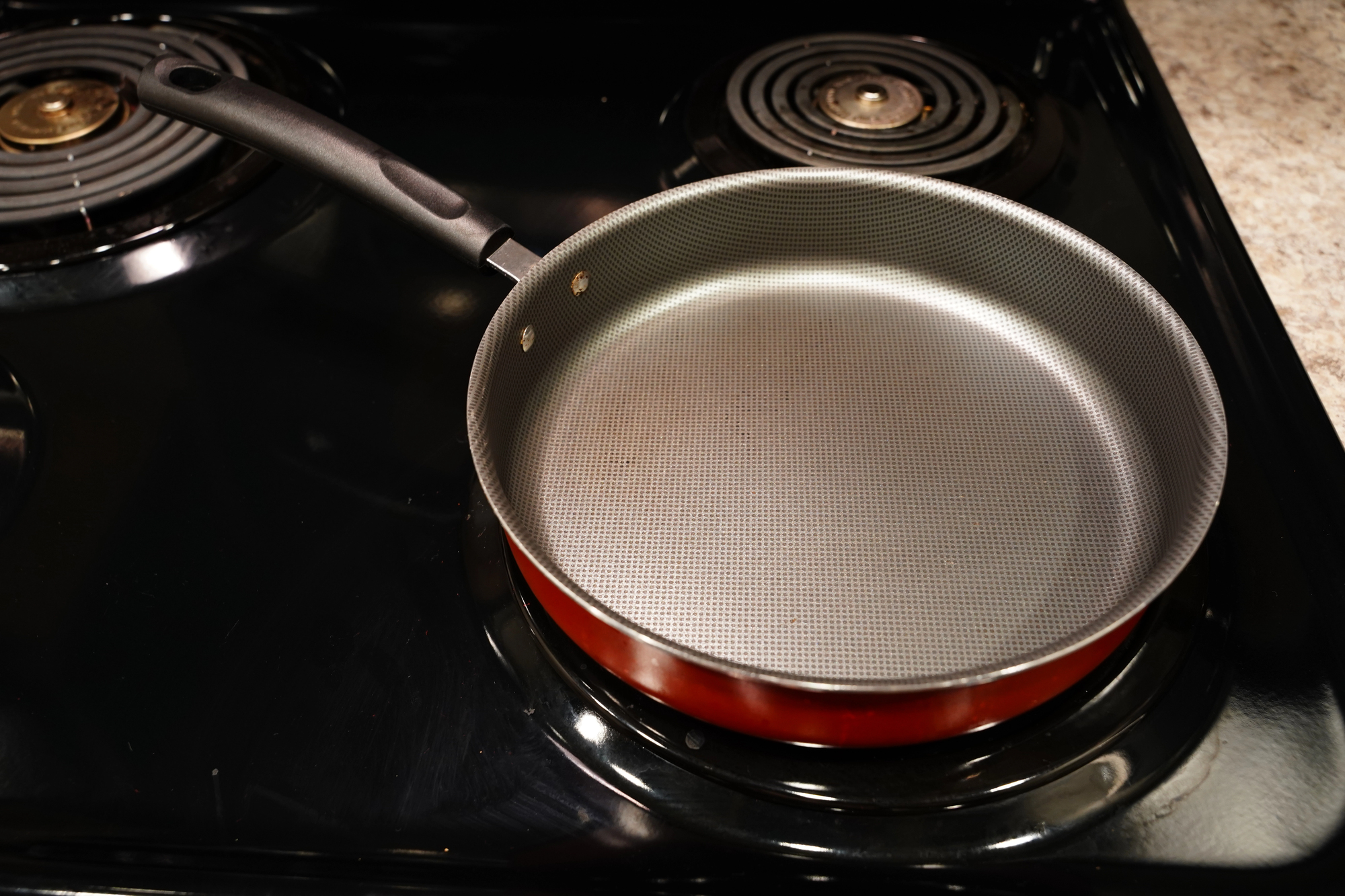 Mistakes that ruin your cheap nonstick skillets