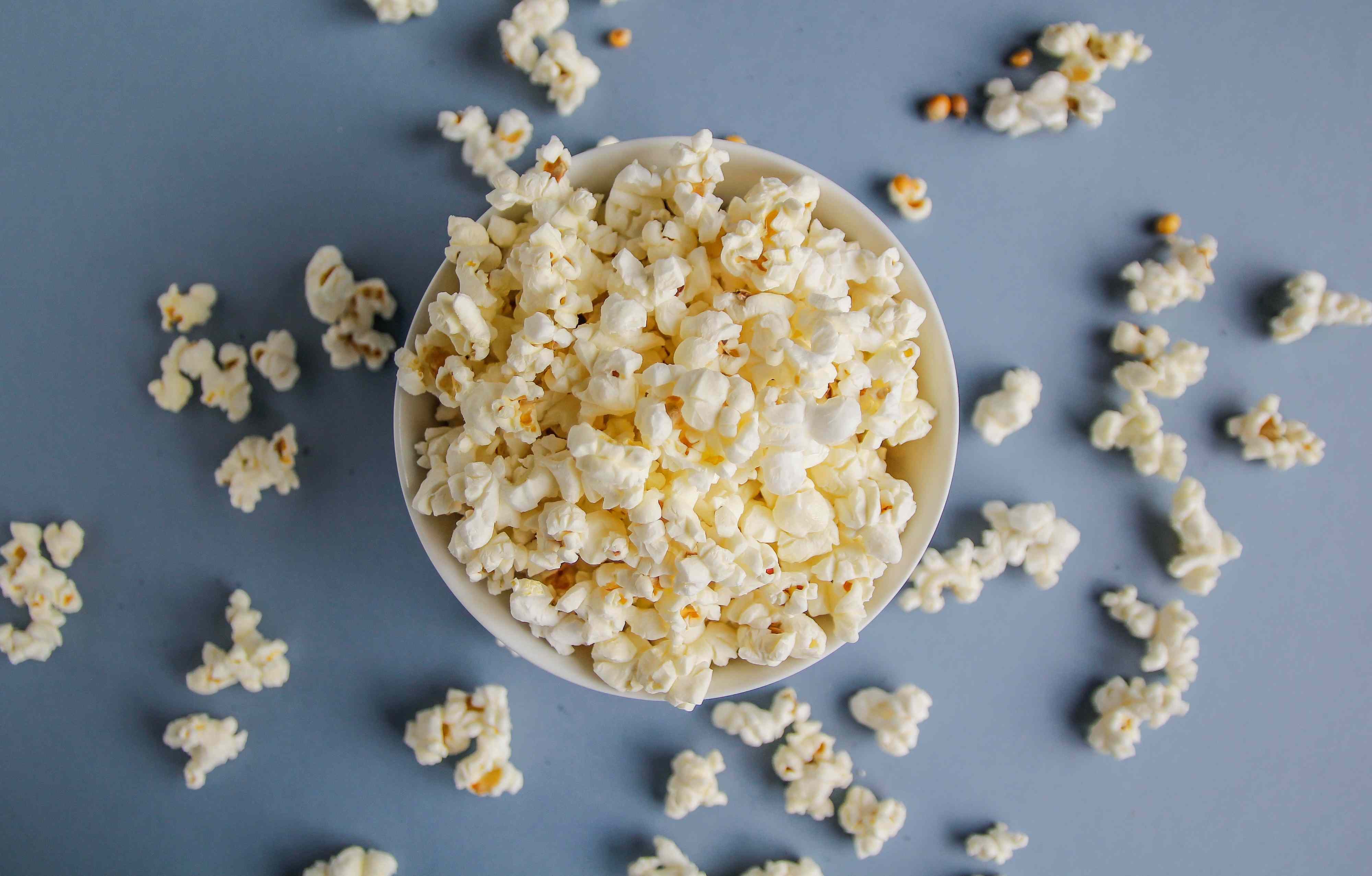 Is popcorn a healthy late night snack? 5 types ranked from most to ...