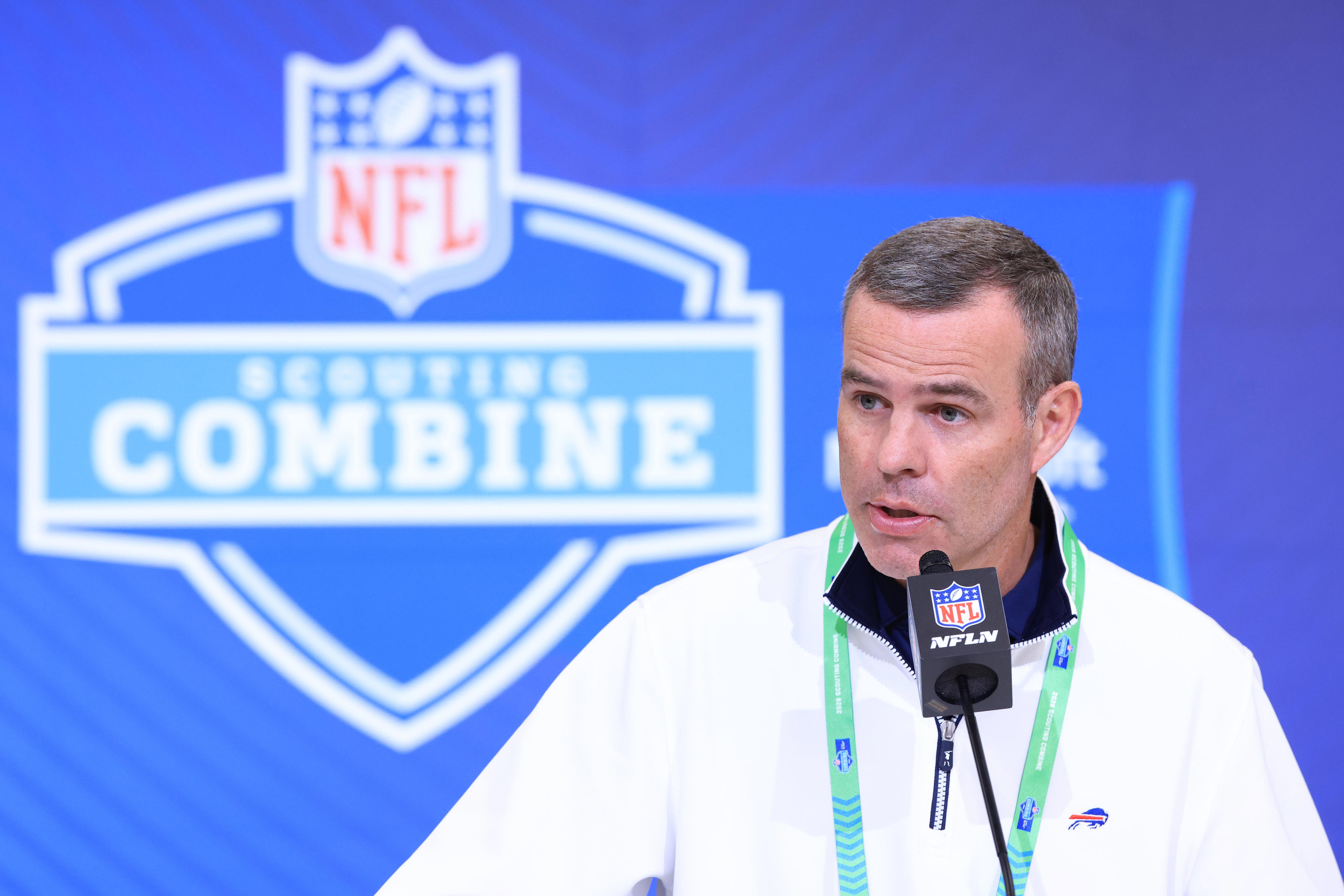 Bills make trade with surprising team in round 1 of PFF 2026 NFL draft mock