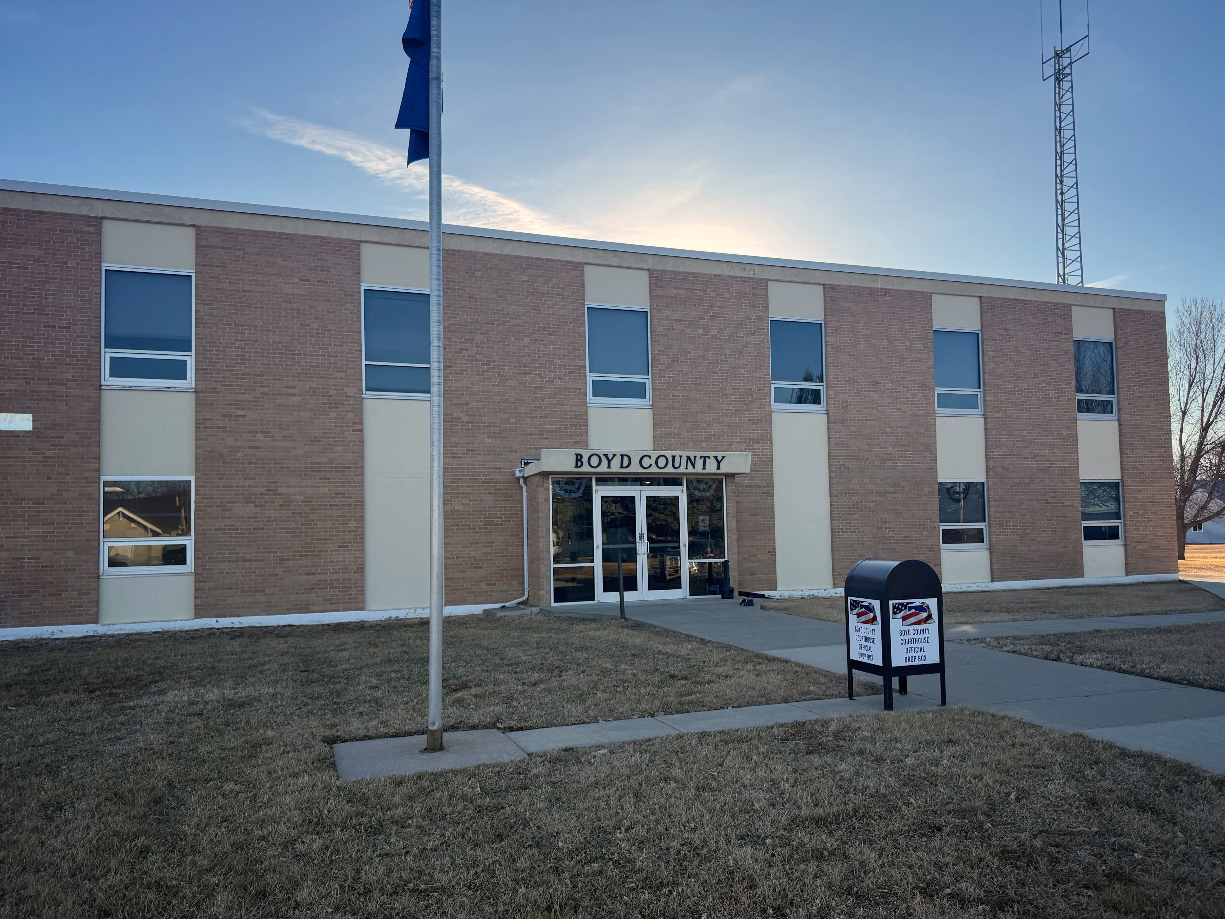 Emergency meeting called after sheriff, deputies, and staff resign in ...