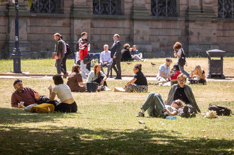 Bank holiday mini-heatwave as the UK to bake in 28C temperatures