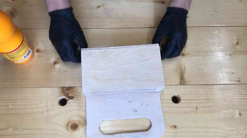 Saw blade storage box