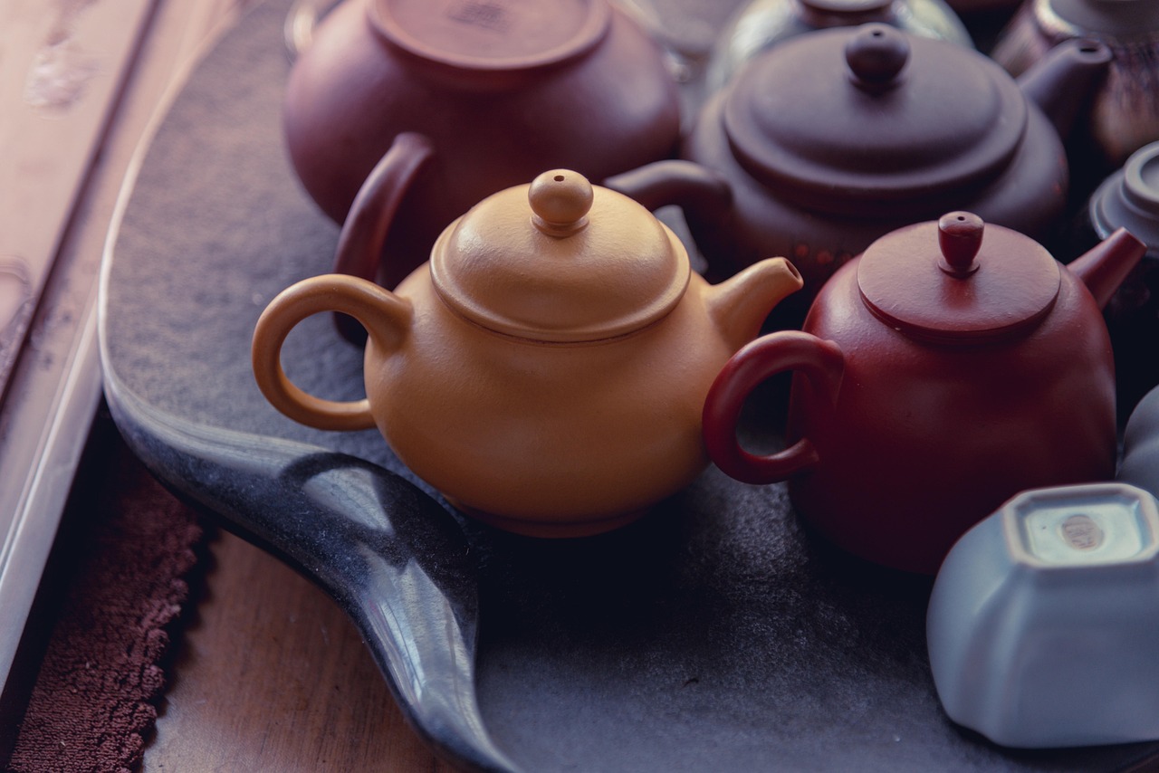 10 forgotten household items you can transform into eye-catching garden ...