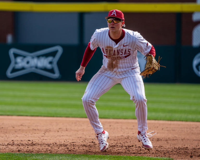 Ryder Helfrick's two homers power Arkansas baseball past Auburn, even ...