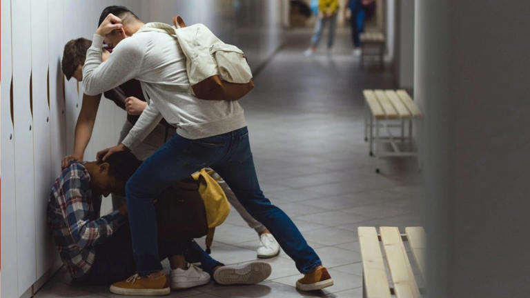Νέα Φιλαδέλφεια: Άγριος ξυλοδαρμός 17χρονου στο φάσμα του αυτισμού από ...