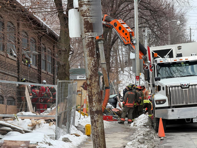 Fire crews rescue Toronto construction worker trapped in excavation ...