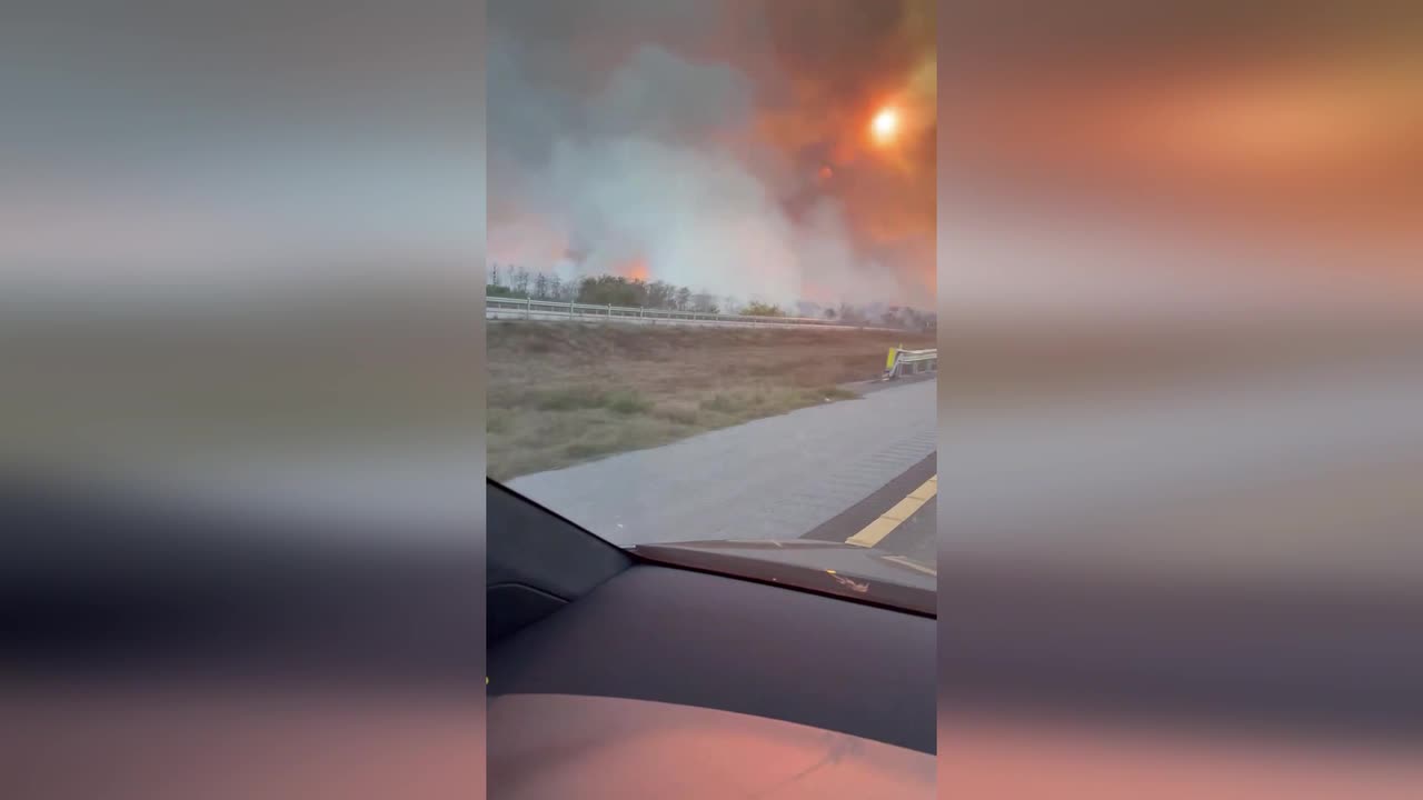 Alligator Alley inferno: Tesla driver plunges through wildfire!