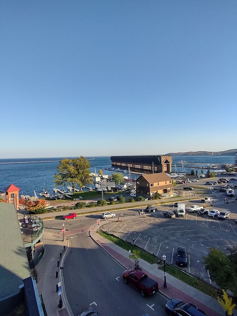 These 15 Great Lakes towns have the warmest, most welcoming vibes