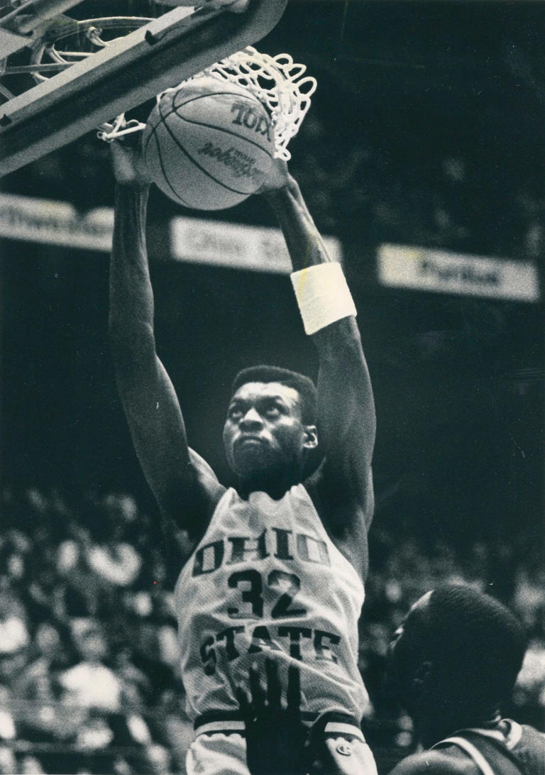 When could Ohio State's Bruce Thornton pass Dennis Hopson in scoring?