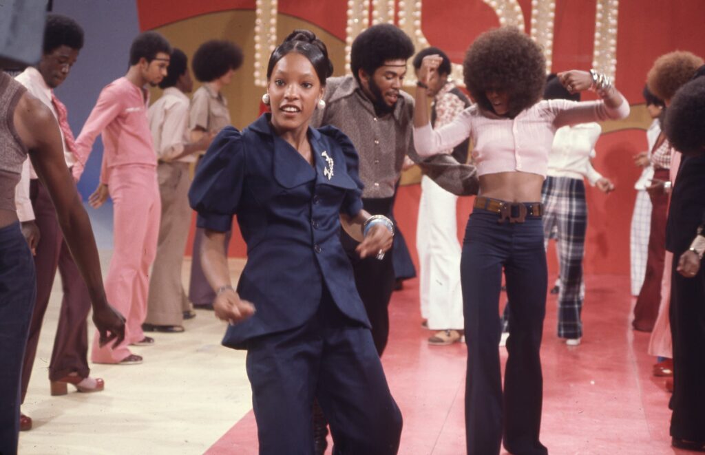 All aboard! Famed ‘Soul Train’ dancers discuss their time on the ...