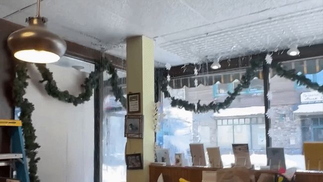 Water pours through bookstore ceiling after sprinkler system fails