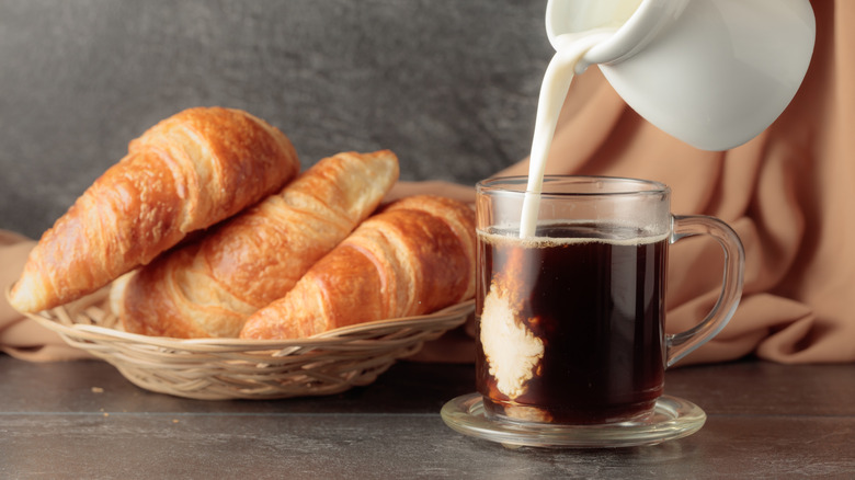 The best sweet cream coffee creamer in stores has only 4 ingredients