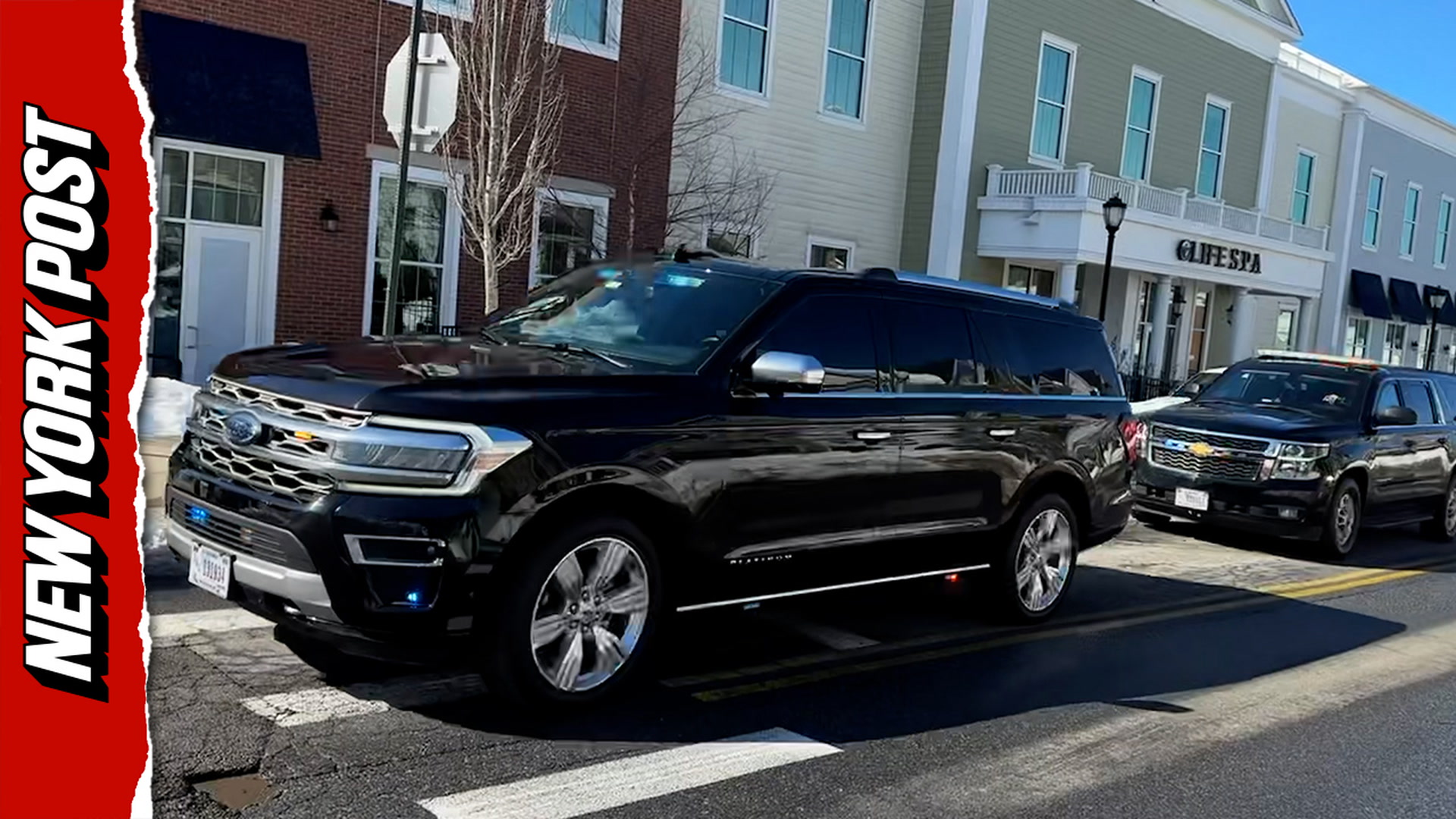 Bill Clinton's motorcade arrives at Chappaqua Arts Center as deposition ...