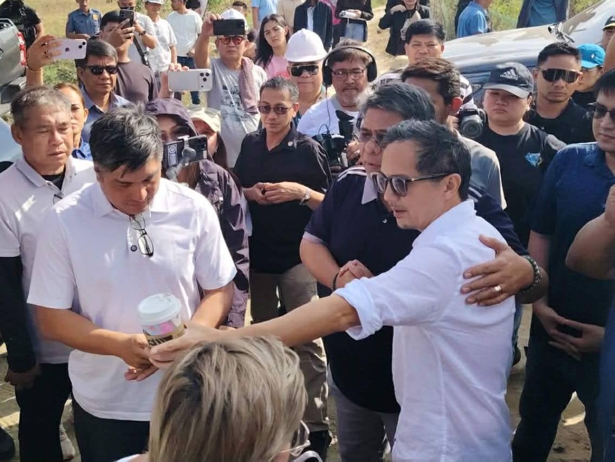 Dizon says ongoing bridge, road projects in Pangasinan meet deadlines