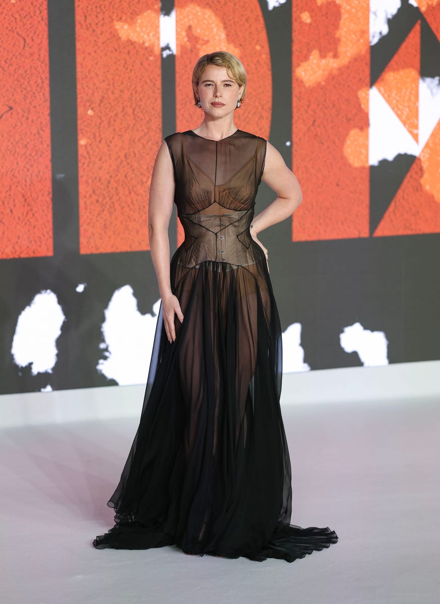 The Bride!'s world premiere brought gothic romance to the red carpet