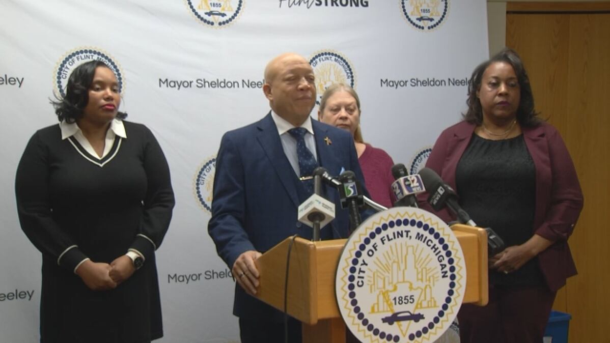 Flint mayor continues pushing to keep water rates down