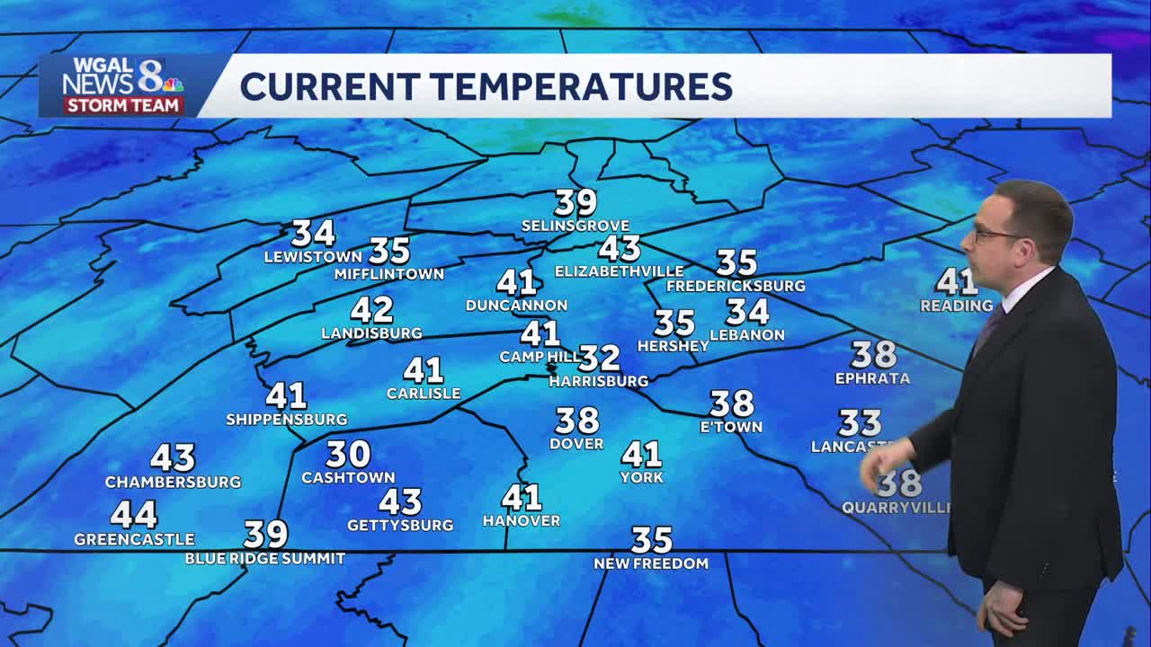Dry & mild Saturday, few AM snow/rain showers Sunday