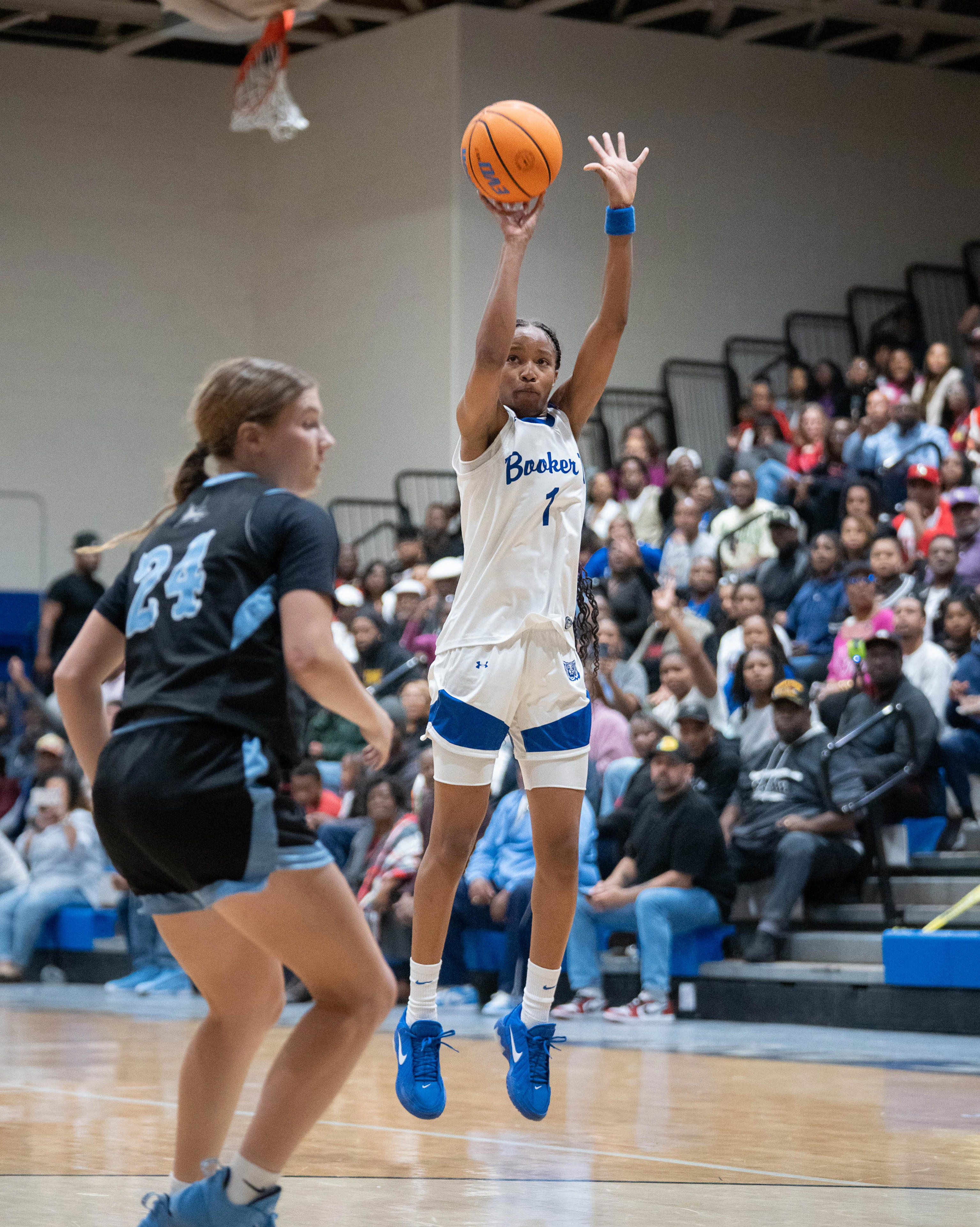 Who is the top sophomore HS basketball player in the Pensacola area?