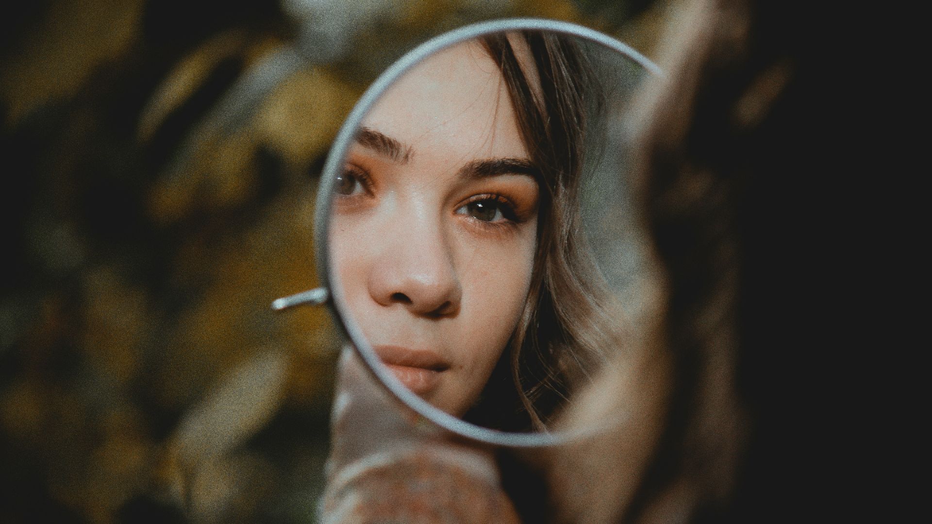 20 signs you're overthinking your looks