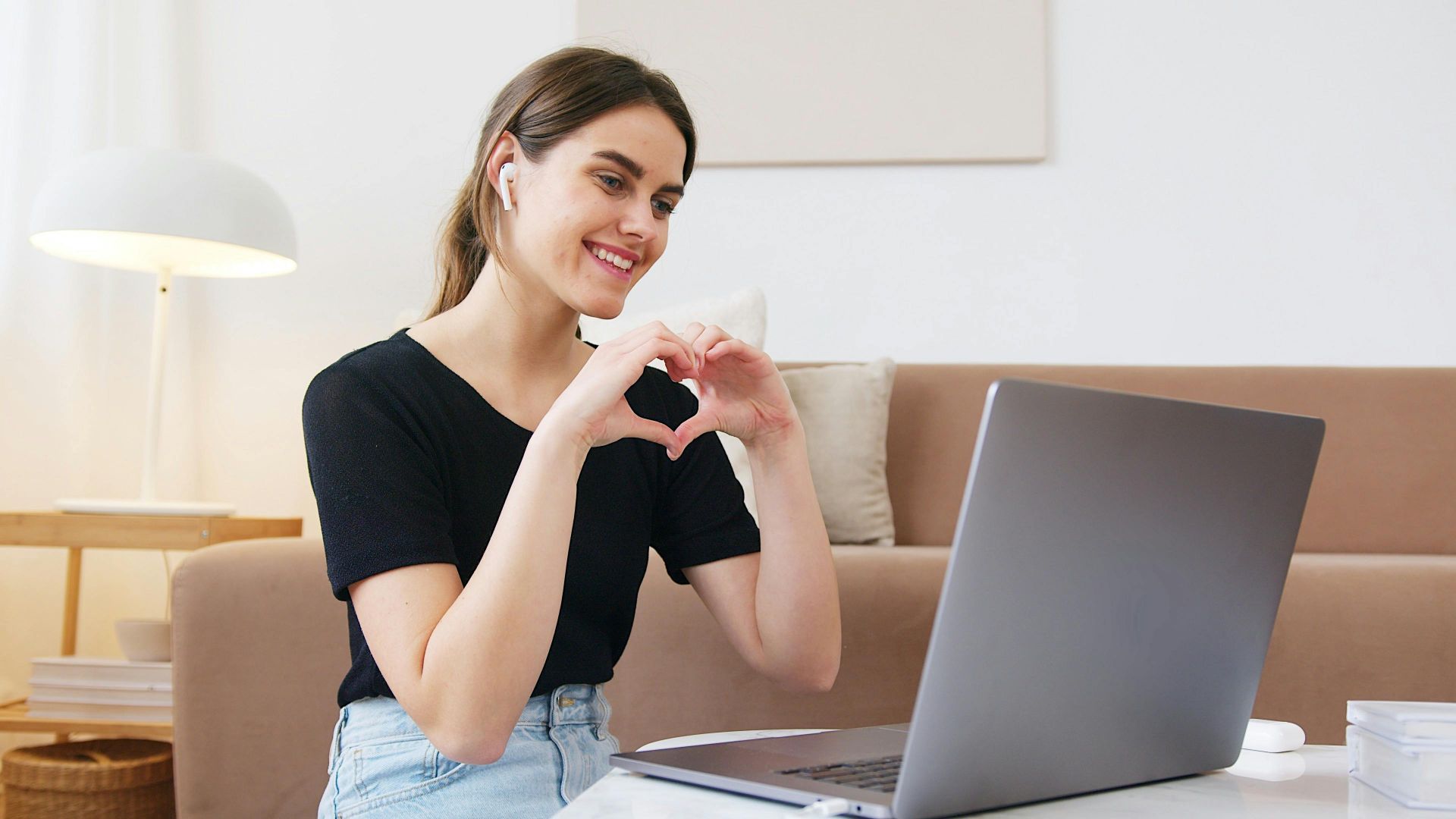 20 polite things people say that are passive-aggressive