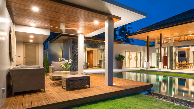 40 ideas for building the perfect covered deck