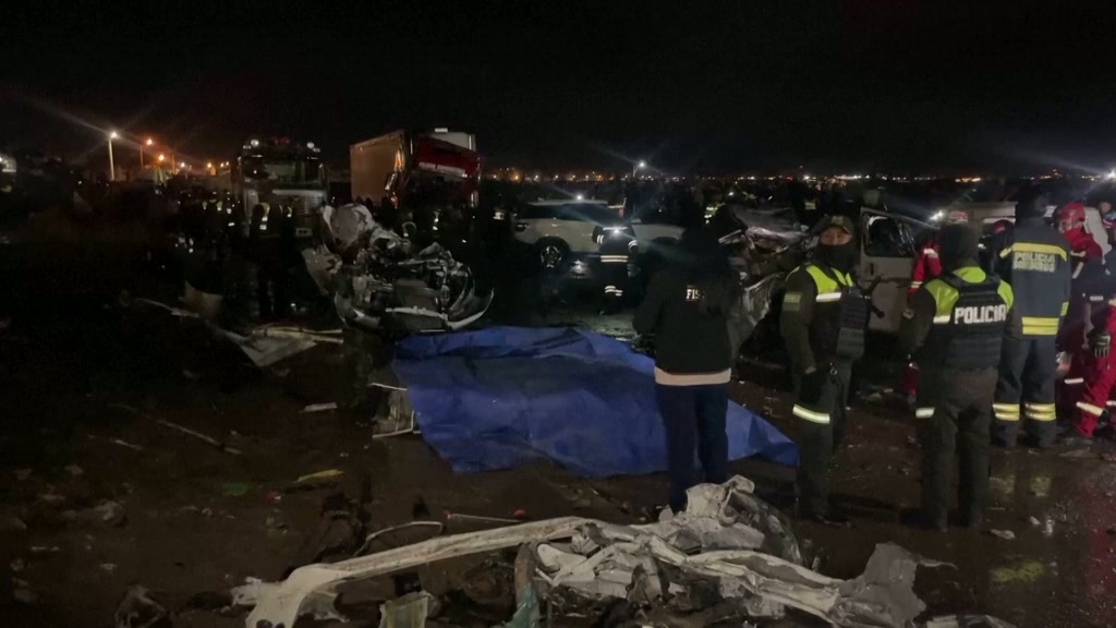 15 dead after plane carrying money crashes in Bolivia
