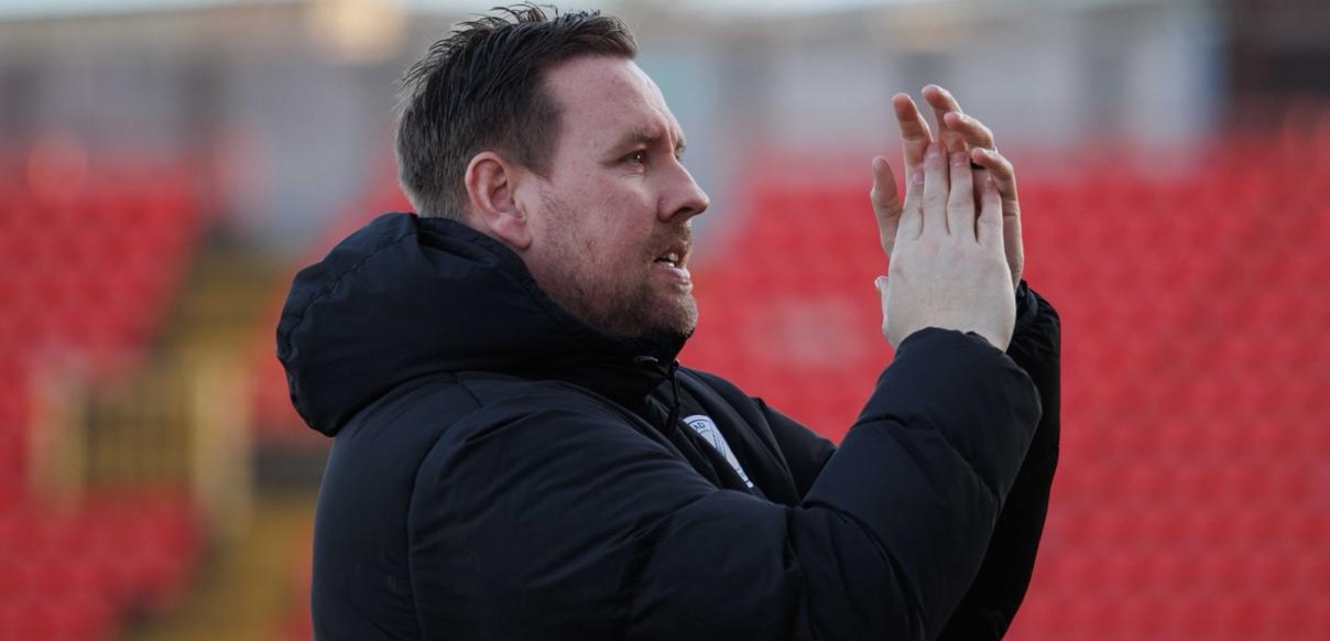 Rob Elliot won't criticise heroic Gateshead after home defeat against ...