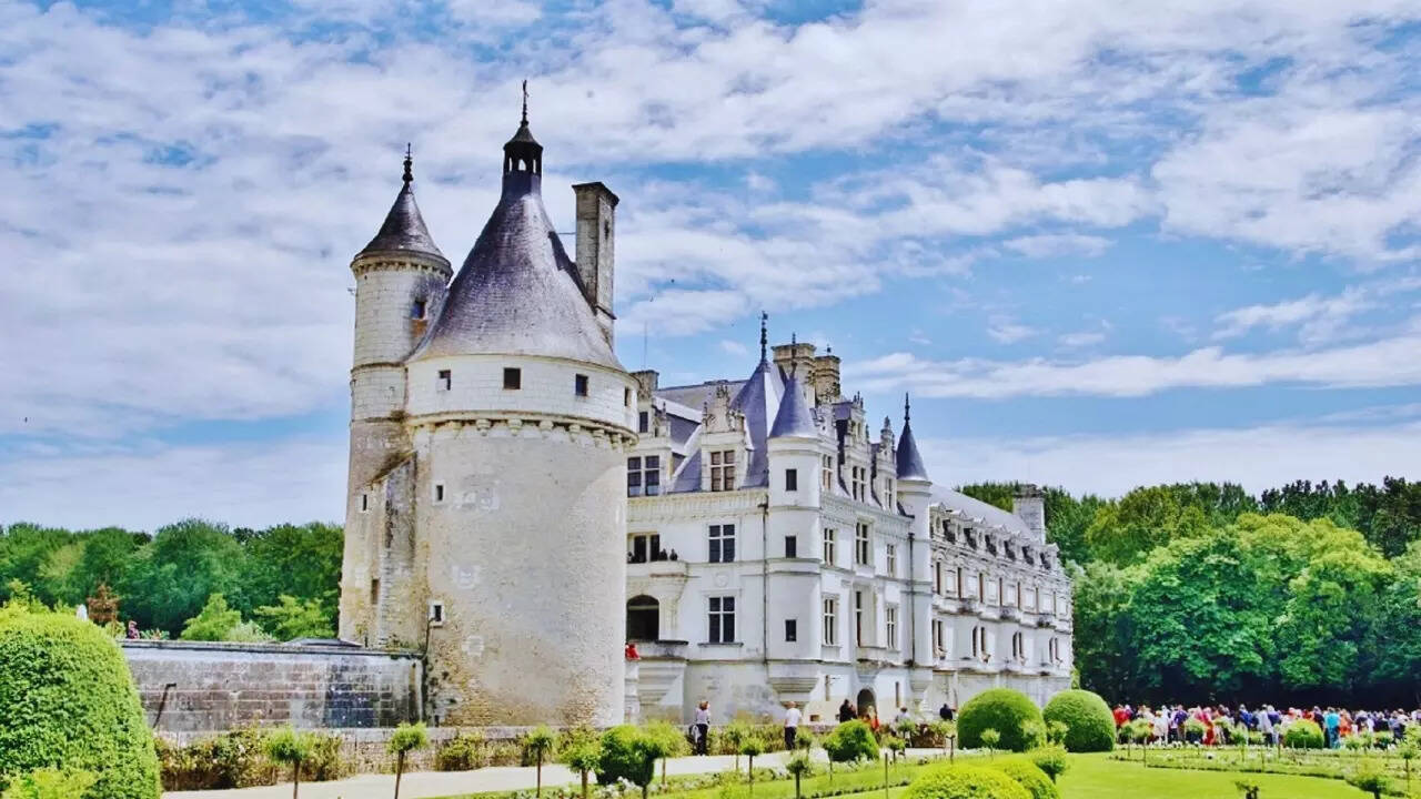 10 countries with the most castles in the world