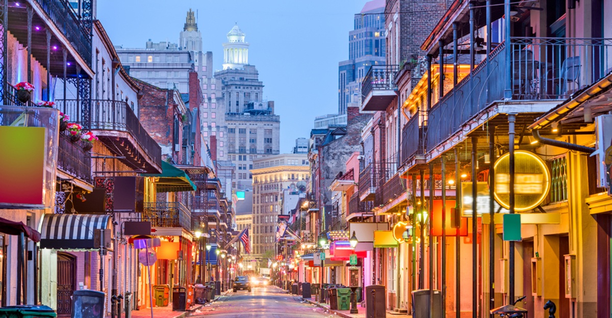 17 Missouri getaways that mix caves, bluffs, and river town beauty