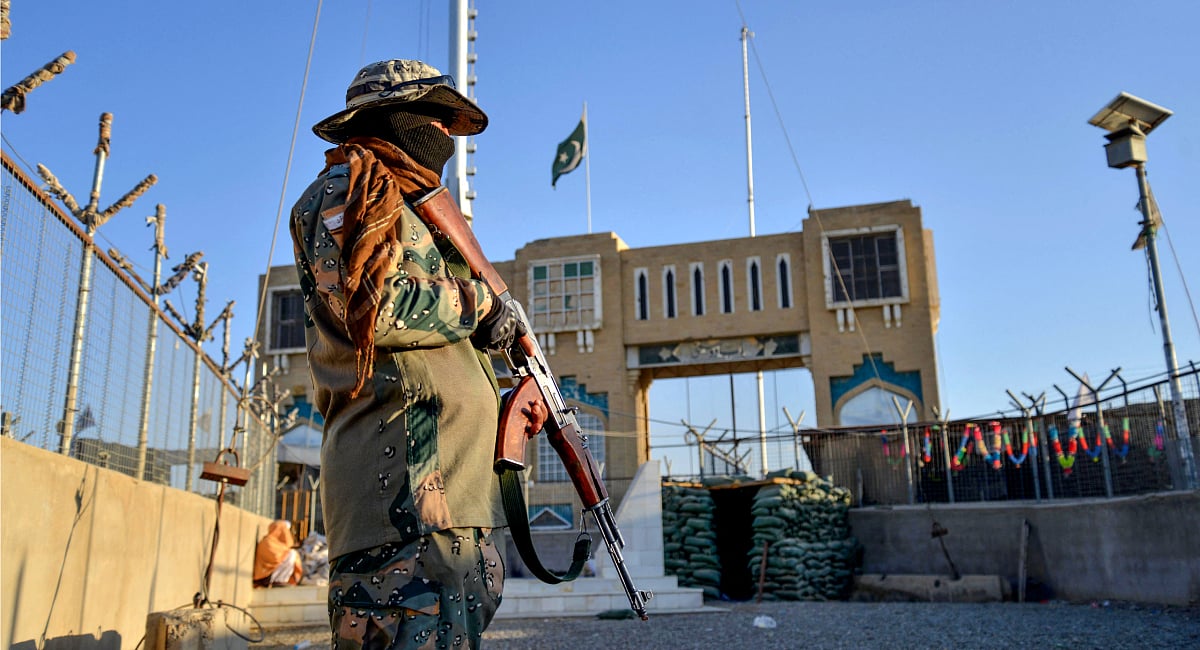 Pakistan fighter jet crashes in Jalalabad, pilot captured: Afghan ...