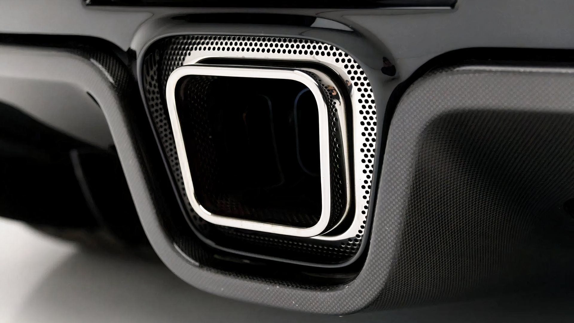 The first production car to break 1,000 horsepower