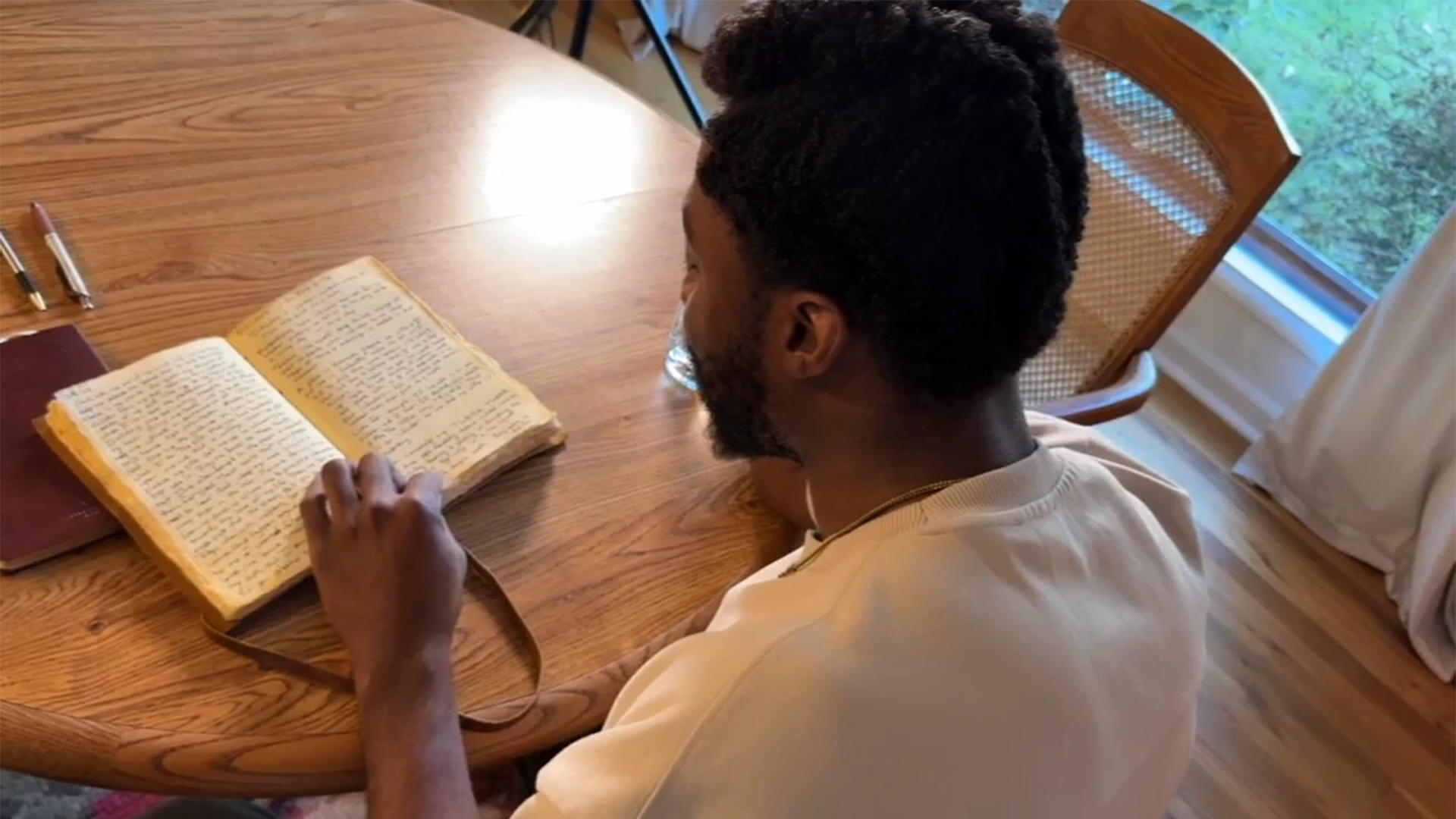 Former NFL player turns to poetry after suffering career-ending injuries