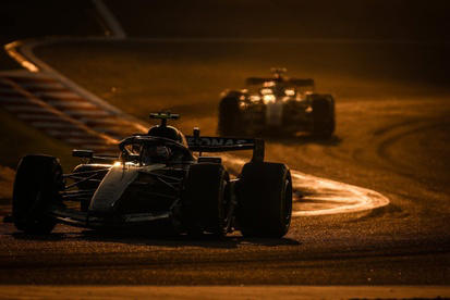 Mercedes F1 presenta la nueva colección Silver Arrows adidas 2026