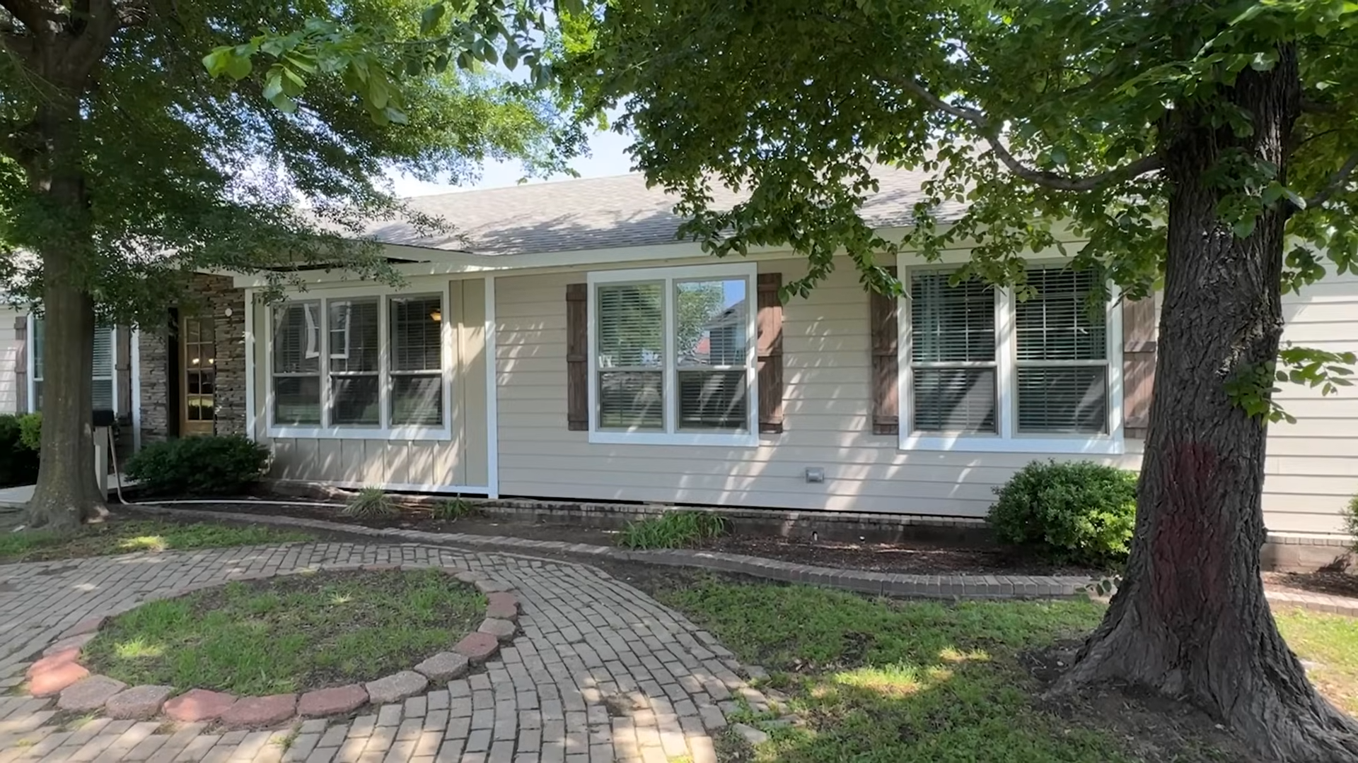 Touring a popular modular home with up to 5 bedrooms