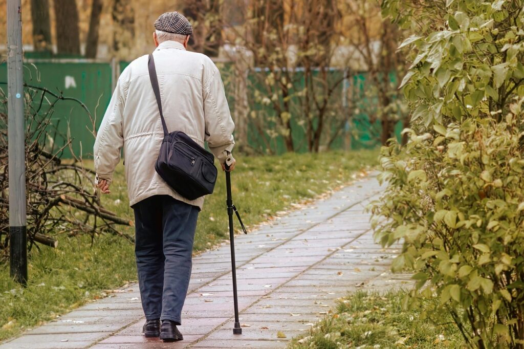 15 reasons some older people choose to stay single