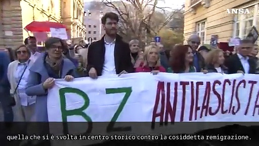Maxi-corteo contro la 'remigrazione' a Bolzano