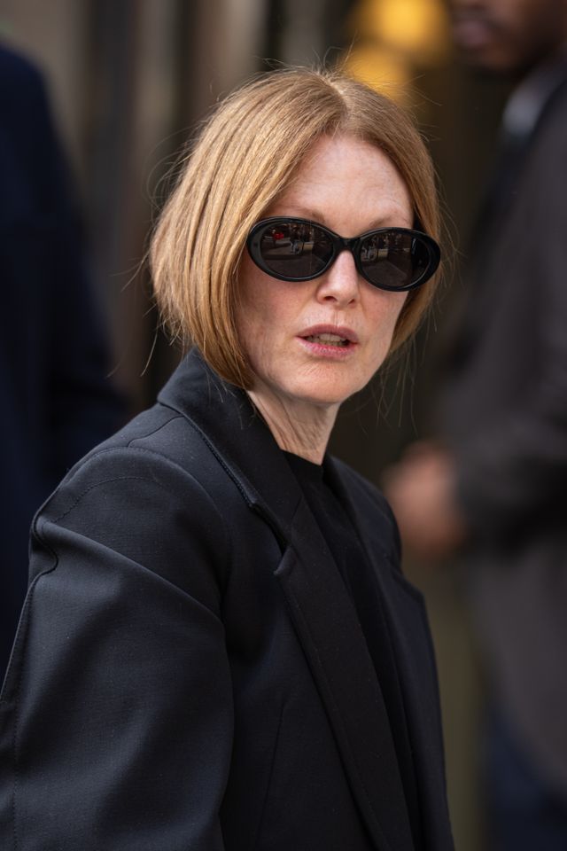 Julianne Moore's understated look and '90s sunglasses are so Carolyn ...