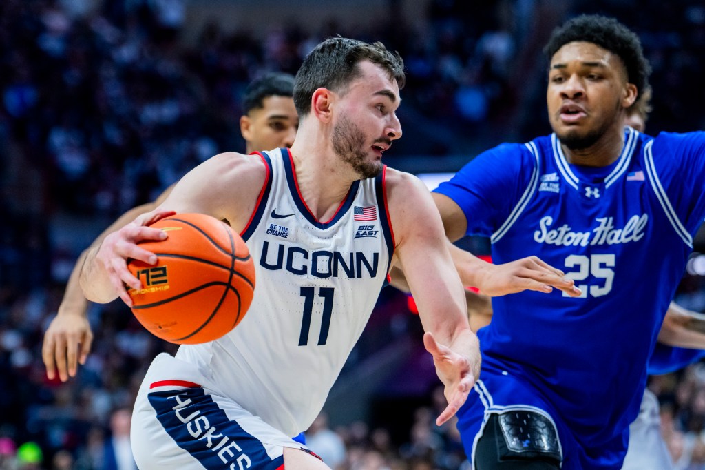 UCONN’s Alex Karaban gets emotional speech from teammate after win