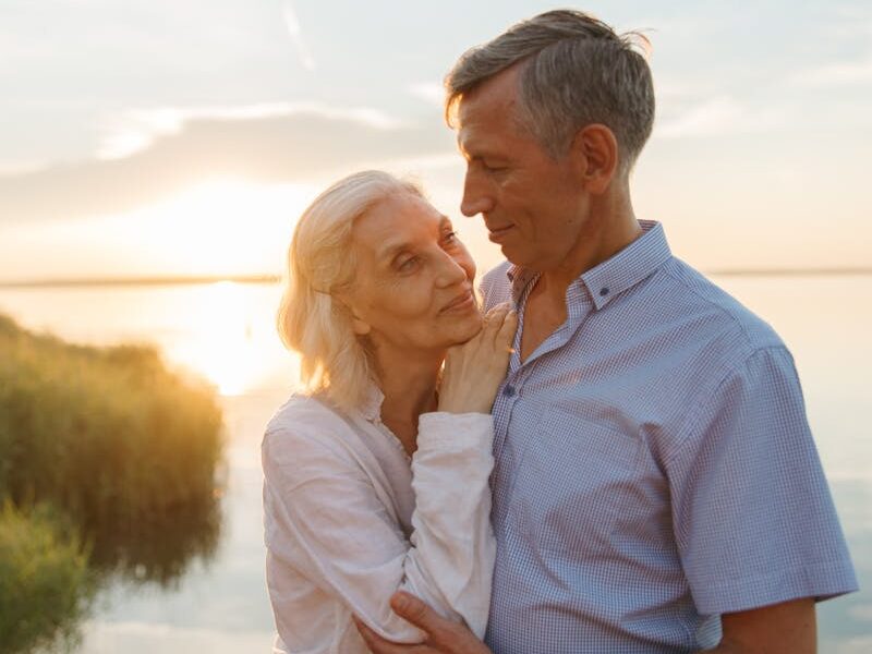 10 best places to meet someone if you're over 50