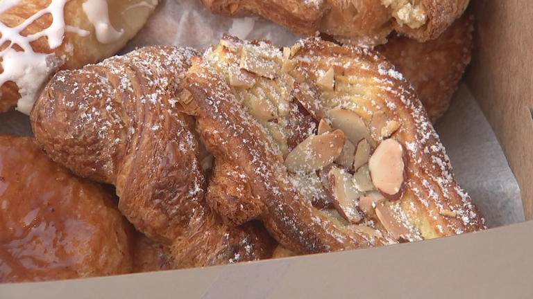 Customers line up around the block to get one last pastry from popular ...