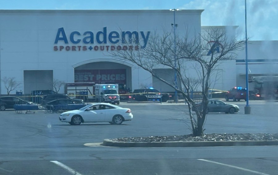 Pepper spray causes store evacuation