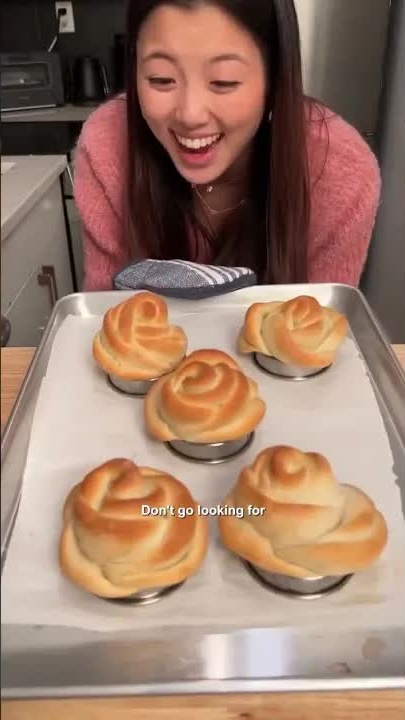Baking a garlic rose bread bouquet