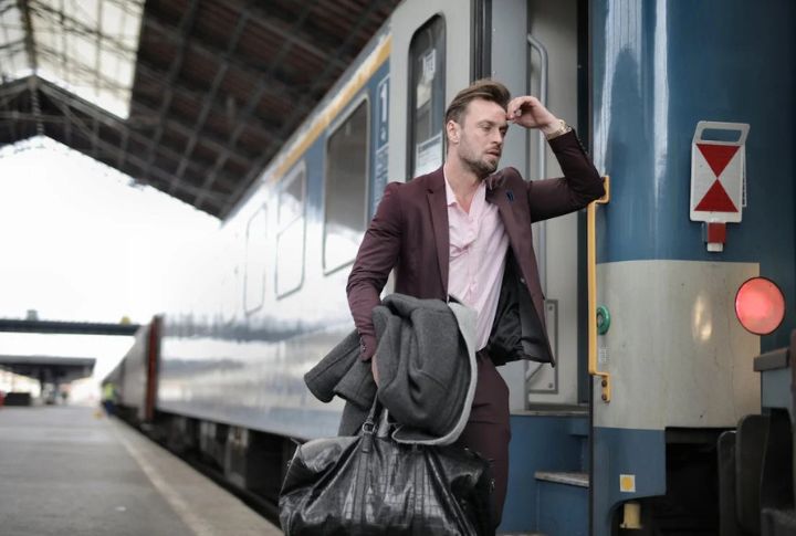 20 awkward moments most Americans face when traveling