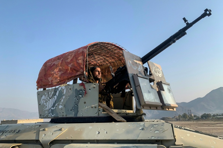 Explosion, gunfire as Afghan forces shoot at aircraft over Kabul