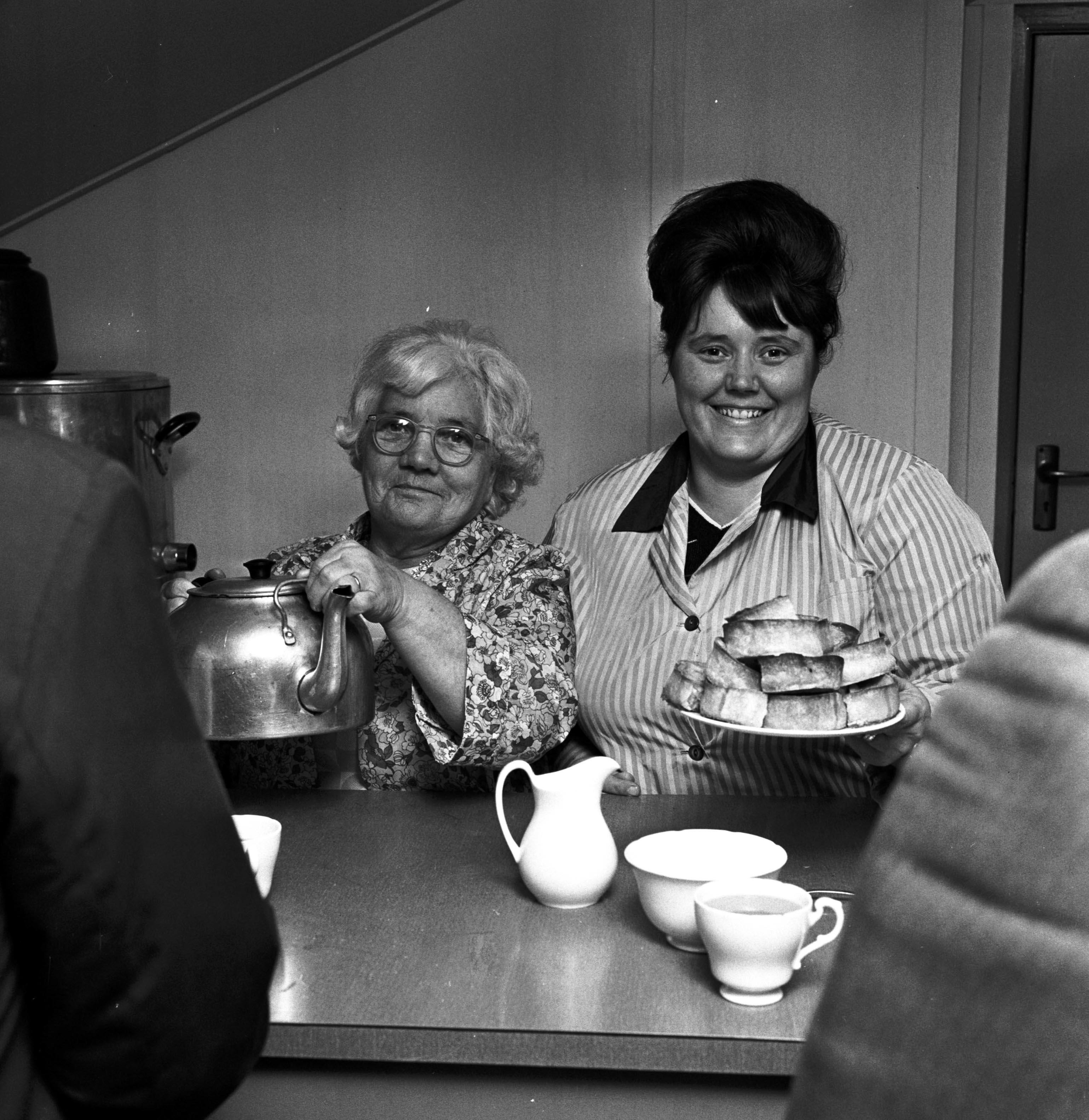 Edinburgh retro: 23 amazing pictures of working life in the late 1970s ...