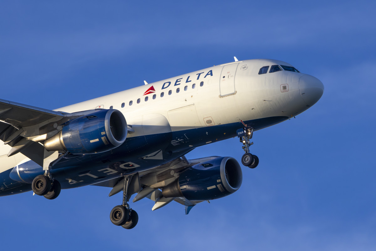 Travel alert: Delta Air Lines halts New York–Tel Aviv route