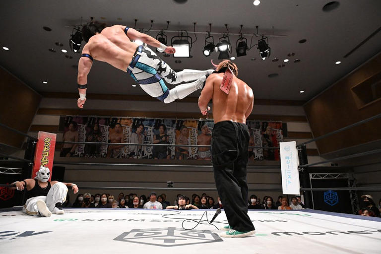 【DDT】挑戦者KANONが宣戦布告「DDT、プロレス界全部、KANONで染める」王者・上野のスイッチ入る