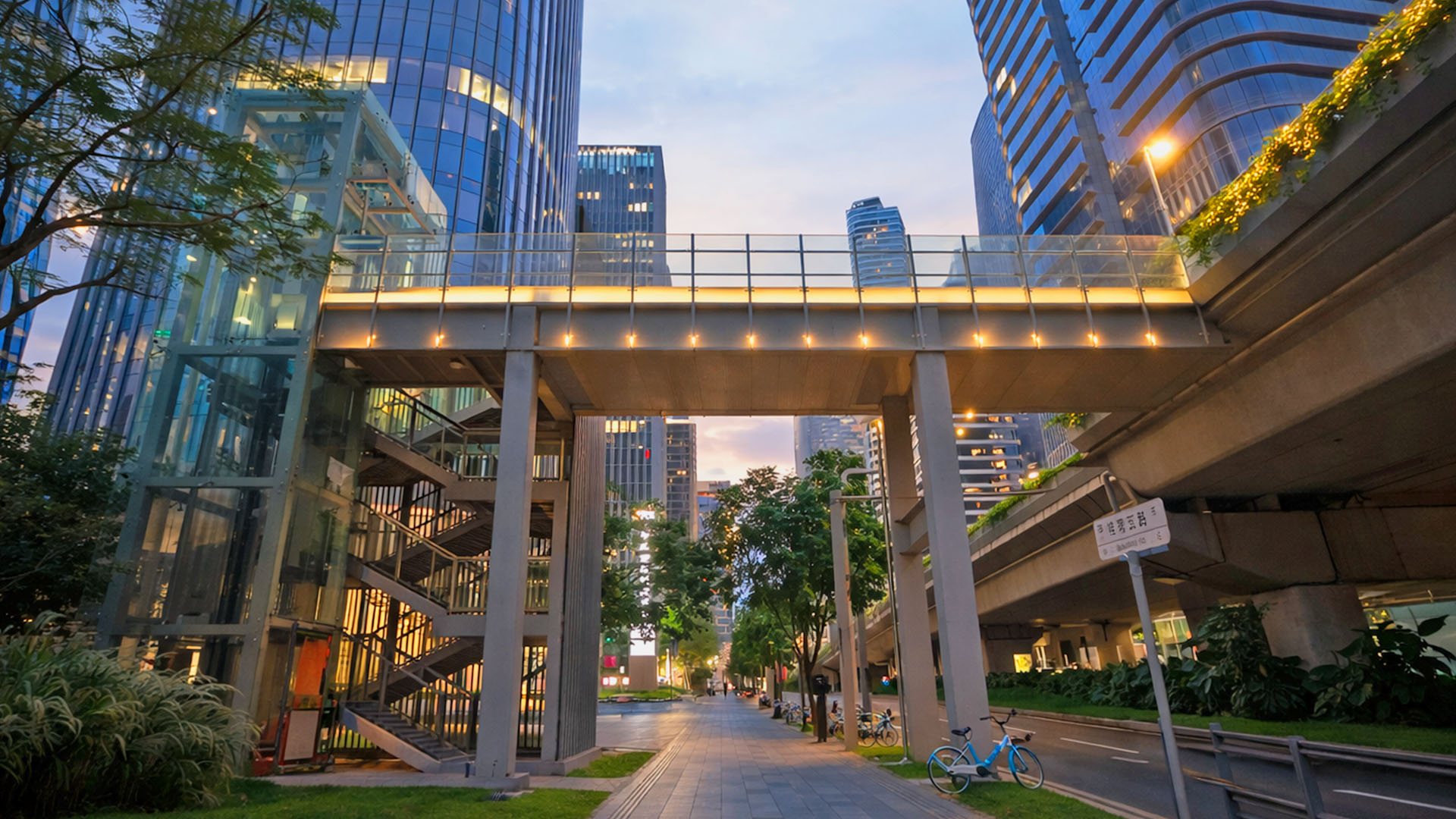 China skybridge connects modern city towers